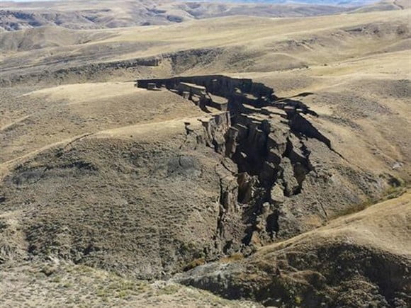 Cratera gigante abre-se em poucas semanas - Ambiente Magazine